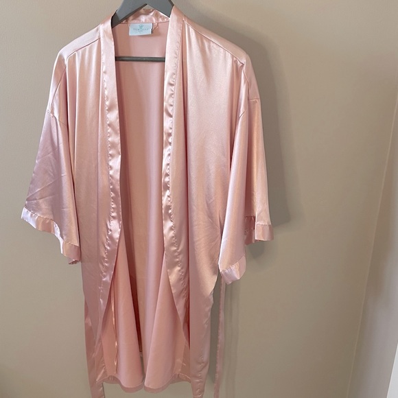 Turquez | Intimates & Sleepwear | Turquez Silky Pink Robe Large | Poshmark